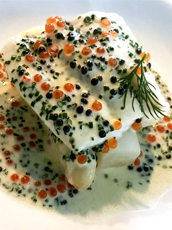 Recept - Piggvar med Sandefjordsås, smaksatt med caviar, löjrom och ...